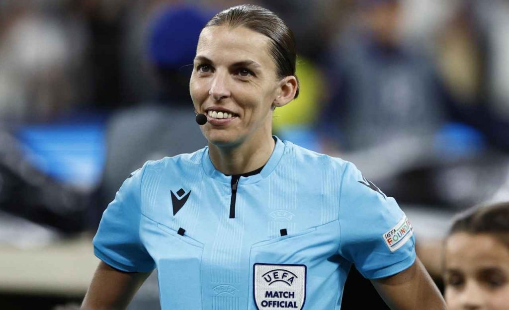 Primo arbitro donna ai Mondiali: la decisione di Collina